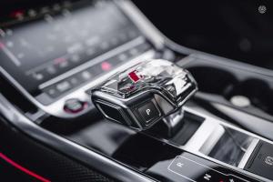 Black Audi SQ8 2021 in Vilnius, with an engine capacity of 4.00 L and mileage of 40 thousand km for 79000 €, photo 24 on AUTOMOTO.COM.LV
