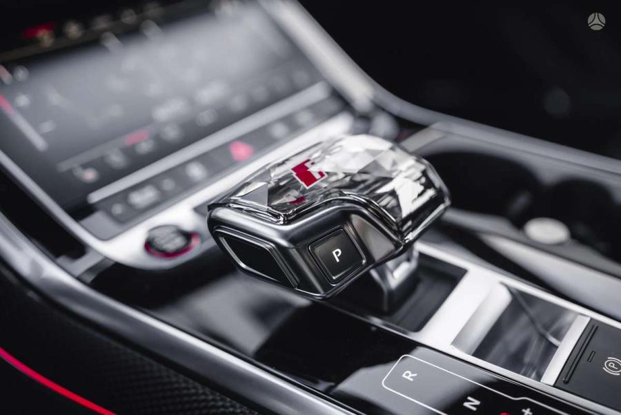 Black Audi SQ8 2021 in Vilnius, with an engine capacity of 4.00 L and mileage of 40 thousand km for 79000 €, photo 24 on AUTOMOTO.COM.LV