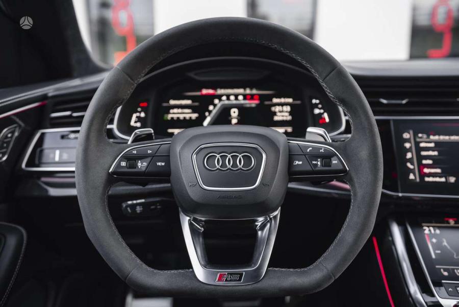 Black Audi SQ8 2021 in Vilnius, with an engine capacity of 4.00 L and mileage of 40 thousand km for 79000 €, photo 26 on AUTOMOTO.COM.LV