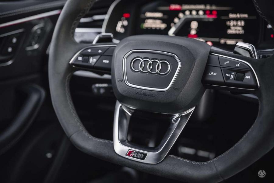 Black Audi SQ8 2021 in Vilnius, with an engine capacity of 4.00 L and mileage of 40 thousand km for 79000 €, photo 27 on AUTOMOTO.COM.LV