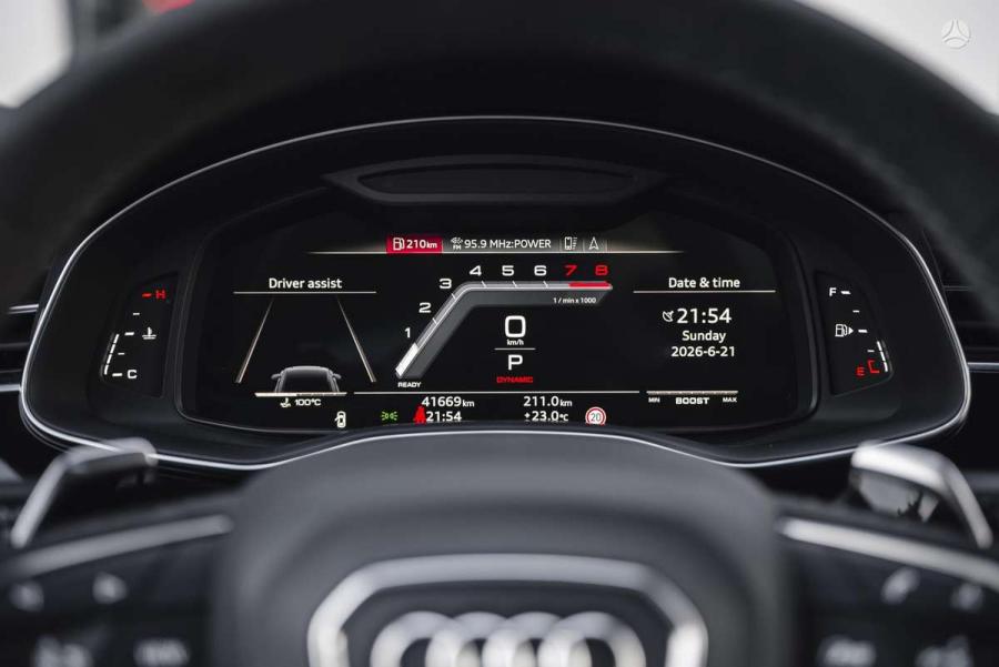 Black Audi SQ8 2021 in Vilnius, with an engine capacity of 4.00 L and mileage of 40 thousand km for 79000 €, photo 28 on AUTOMOTO.COM.LV