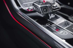 Black Audi SQ8 2021 in Vilnius, with an engine capacity of 4.00 L and mileage of 40 thousand km for 79000 €, photo 29 on AUTOMOTO.COM.LV