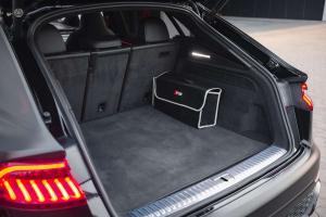 Black Audi SQ8 2021 in Vilnius, with an engine capacity of 4.00 L and mileage of 40 thousand km for 79000 €, photo 39 on AUTOMOTO.COM.LV