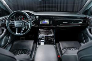 Black Audi SQ8 2023 in Vilnius, with an engine capacity of 4.00 L and mileage of 73 thousand km for 75000 €, photo 23 on AUTOMOTO.COM.LV