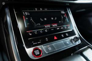 Black Audi SQ8 2023 in Vilnius, with an engine capacity of 4.00 L and mileage of 73 thousand km for 75000 €, photo 26 on AUTOMOTO.COM.LV