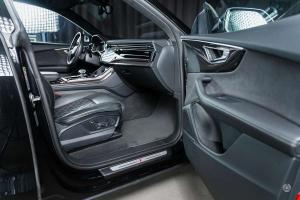 Black Audi SQ8 2023 in Vilnius, with an engine capacity of 4.00 L and mileage of 73 thousand km for 75000 €, photo 28 on AUTOMOTO.COM.LV