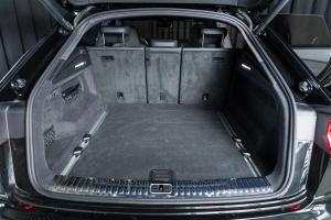 Black Audi SQ8 2023 in Vilnius, with an engine capacity of 4.00 L and mileage of 73 thousand km for 75000 €, photo 35 on AUTOMOTO.COM.LV