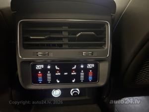 Black Audi SQ8 2020 in Tallinn, with an engine capacity of 4.00 L and mileage of 74 thousand km for 69900 €, photo 22 on AUTOMOTO.COM.LV