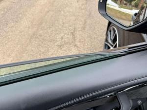 Melns Audi SQ8 2020 Vilkaviškis, ar dzinēja tilpumu 3.96 L un nobraukumu 201 tūkst. km par 56900 €, foto 23 vietnē AUTOMOTO.COM.LV