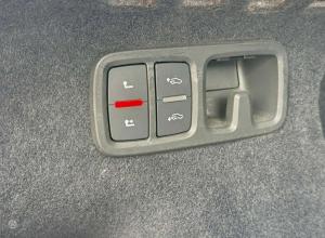 Melns Audi SQ8 2020 Vilkaviškis, ar dzinēja tilpumu 3.96 L un nobraukumu 201 tūkst. km par 56900 €, foto 33 vietnē AUTOMOTO.COM.LV