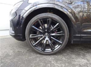 Black Audi SQ8 2021 in Vilnius, with an engine capacity of 4.00 L and mileage of 94 thousand km for 69000 €, photo 3 on AUTOMOTO.COM.LV