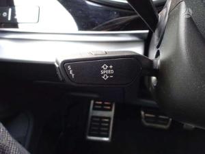 Black Audi SQ8 2021 in Vilnius, with an engine capacity of 4.00 L and mileage of 94 thousand km for 69000 €, photo 7 on AUTOMOTO.COM.LV
