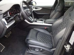 Black Audi SQ8 2021 in Vilnius, with an engine capacity of 4.00 L and mileage of 94 thousand km for 69000 €, photo 8 on AUTOMOTO.COM.LV