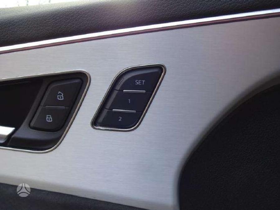 Black Audi SQ8 2021 in Vilnius, with an engine capacity of 4.00 L and mileage of 94 thousand km for 69000 €, photo 19 on AUTOMOTO.COM.LV