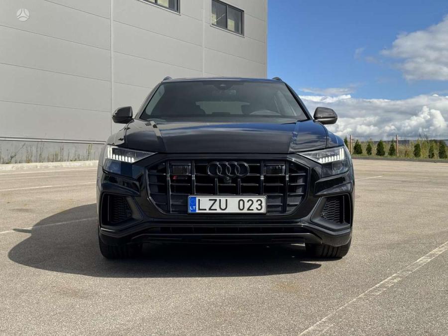 Black Audi SQ8 2022 in Vilnius, with an engine capacity of 4.00 L and mileage of 84 thousand km for 72000 €, photo 3 on AUTOMOTO.COM.LV