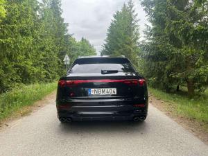 Black Audi SQ8 2024 in Ukmerge, with an engine capacity of 4.00 L and mileage of 40 thousand km for 91500 €, photo 3 on AUTOMOTO.COM.LV