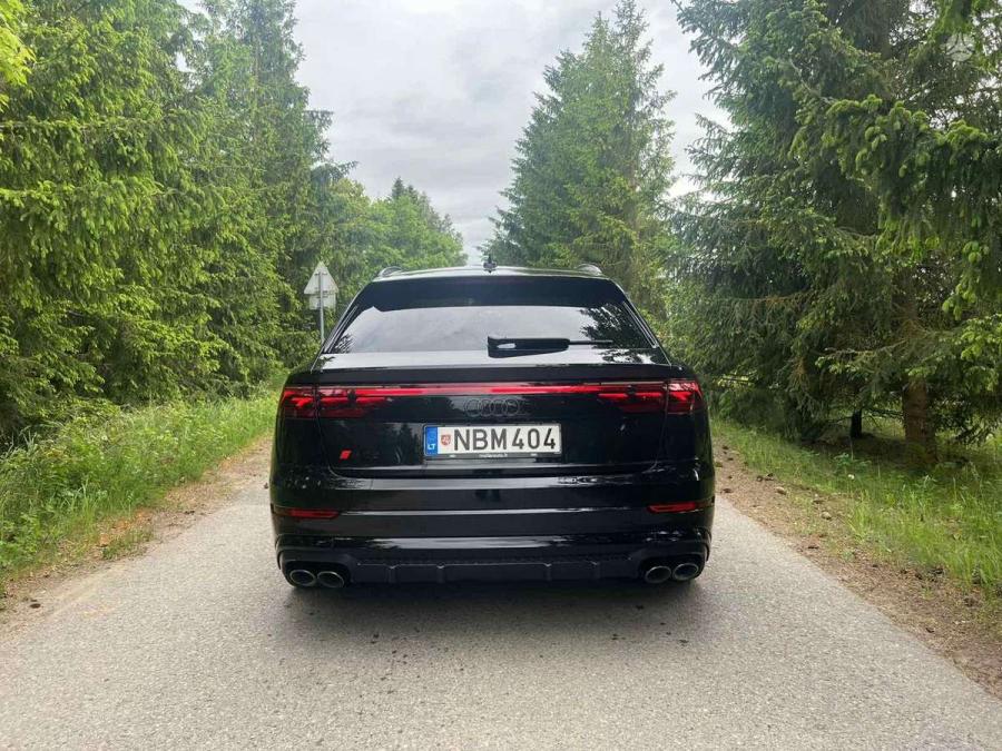 Black Audi SQ8 2024 in Ukmerge, with an engine capacity of 4.00 L and mileage of 40 thousand km for 91500 €, photo 3 on AUTOMOTO.COM.LV
