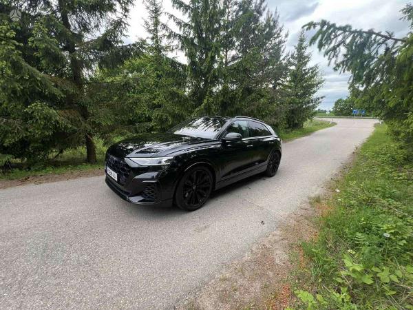 Black Audi SQ8 2024 in Ukmerge, with an engine capacity of 4.00 L and mileage of 40 thousand km for 91500 €, photo 3 on AUTOMOTO.COM.LV