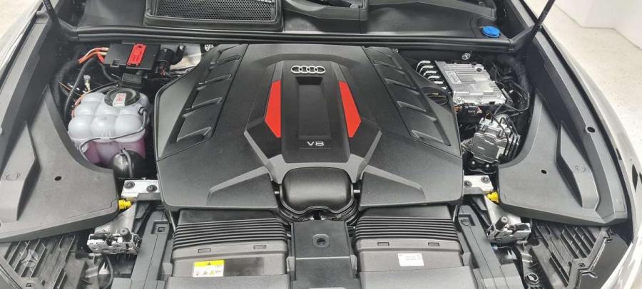 Black Audi SQ8 2024 in Ukmerge, with an engine capacity of 4.00 L and mileage of 40 thousand km for 91500 €, photo 13 on AUTOMOTO.COM.LV