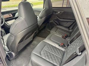 Zils Audi SQ8 2019 Tauragė, ar dzinēja tilpumu 3.96 L un nobraukumu 210 tūkst. km par 49000 €, foto 16 vietnē AUTOMOTO.COM.LV