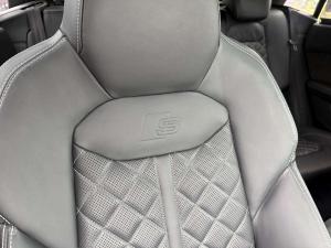 Zils Audi SQ8 2019 Tauragė, ar dzinēja tilpumu 3.96 L un nobraukumu 210 tūkst. km par 49000 €, foto 18 vietnē AUTOMOTO.COM.LV