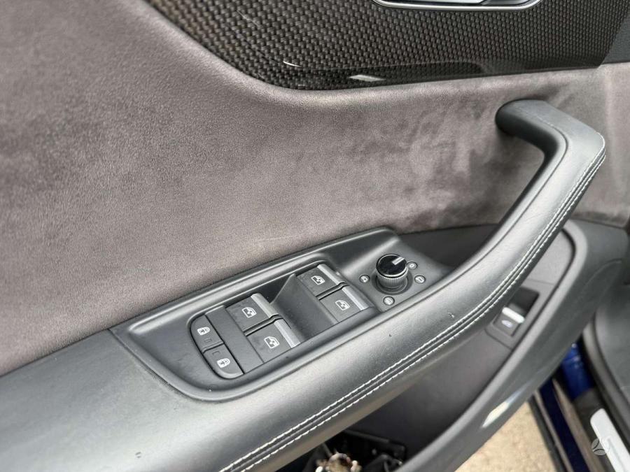 Zils Audi SQ8 2019 Tauragė, ar dzinēja tilpumu 3.96 L un nobraukumu 210 tūkst. km par 49000 €, foto 21 vietnē AUTOMOTO.COM.LV