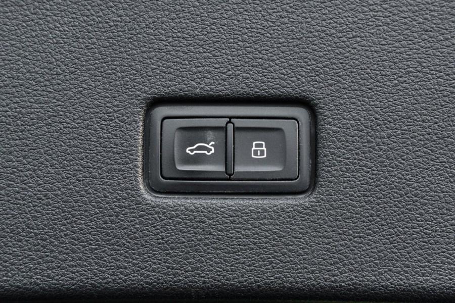 Audi SQ8 2019 Mārupe, ar dzinēja tilpumu 4.00 L un nobraukumu 197 tūkst. km par 54750 €, foto 39 vietnē AUTOMOTO.COM.LV