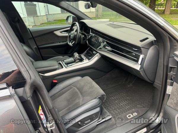 Pelēks Audi SQ8 2020 Tallina, ar dzinēja tilpumu 4.00 L un nobraukumu 90 tūkst. km par 62900 €, foto 8 vietnē AUTOMOTO.COM.LV