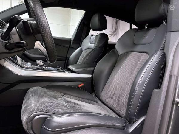 Pelēks Audi SQ8 2020 Viļņa, ar dzinēja tilpumu 4.00 L un nobraukumu 69 tūkst. km par 65500 €, foto 10 vietnē AUTOMOTO.COM.LV