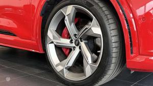 Красный Ауди SQ8 Sportback e-tron 2024 в Вильнюс, объемом двигателя 0.00 л и пробегом 5 тыс. км за 69222 €, фото 10 на AUTOMOTO.COM.LV