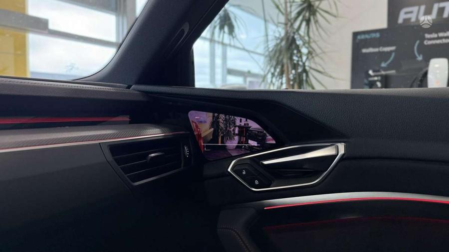 Красный Ауди SQ8 Sportback e-tron 2024 в Вильнюс, объемом двигателя 0.00 л и пробегом 5 тыс. км за 69222 €, фото 24 на AUTOMOTO.COM.LV