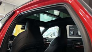 Красный Ауди SQ8 Sportback e-tron 2024 в Вильнюс, объемом двигателя 0.00 л и пробегом 5 тыс. км за 69222 €, фото 33 на AUTOMOTO.COM.LV