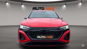 Красный Ауди SQ8 Sportback e-tron 2024 в Вильнюс, объемом двигателя 0.00 л и пробегом 5 тыс. км за 65555 €, фото 4 на AUTOMOTO.COM.LV