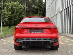 Красный Ауди SQ8 Sportback e-tron 2024 в Вильнюс, объемом двигателя 0.00 л и пробегом 5 тыс. км за 68999 €, фото 5 на AUTOMOTO.COM.LV