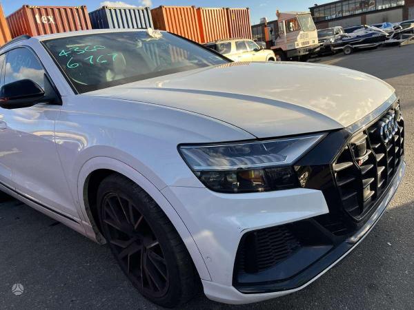 White Audi SQ8 2021 in Vilnius, with an engine capacity of 4.00 L and mileage of 116 thousand km for 37700 €, photo 2 on AUTOMOTO.COM.LV