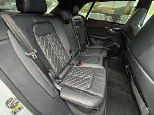 Balts Audi SQ8 2021 Viļņa, ar dzinēja tilpumu 4.00 L un nobraukumu 112 tūkst. km par 53800 €, foto 10 vietnē AUTOMOTO.COM.LV