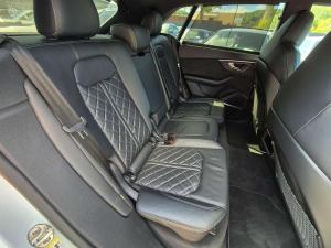White Audi SQ8 2021 in Vilnius, with an engine capacity of 4.00 L and mileage of 112 thousand km for 52800 €, photo 11 on AUTOMOTO.COM.LV