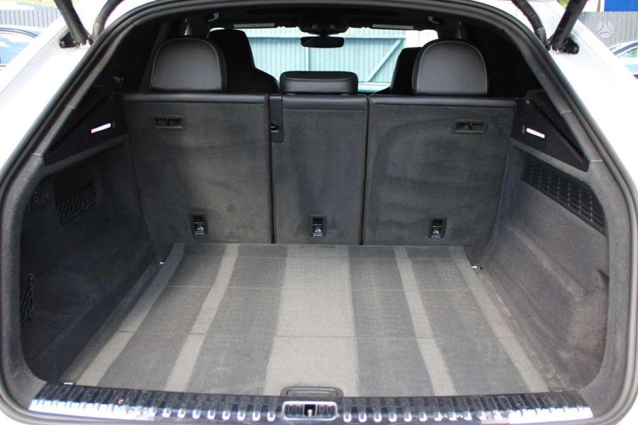 White Audi SQ8 2021 in Vilnius, with an engine capacity of 4.00 L and mileage of 112 thousand km for 52800 €, photo 13 on AUTOMOTO.COM.LV