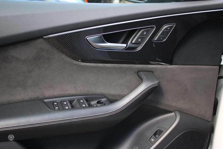 White Audi SQ8 2021 in Vilnius, with an engine capacity of 4.00 L and mileage of 112 thousand km for 52800 €, photo 25 on AUTOMOTO.COM.LV