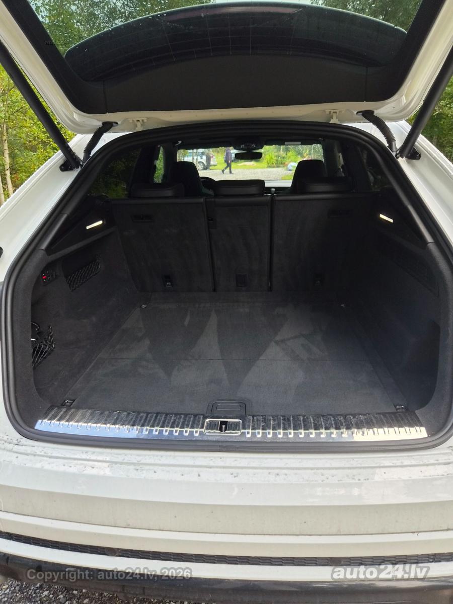 Balts Audi SQ8 2022 Tallina, ar dzinēja tilpumu 4.00 L un nobraukumu 56 tūkst. km par 72000 €, foto 11 vietnē AUTOMOTO.COM.LV