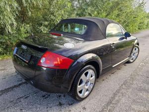 Melns Audi TT 2001 Viļņa, ar dzinēja tilpumu 1.78 L un nobraukumu 235 tūkst. km par 4750 €, foto 9 vietnē AUTOMOTO.COM.LV