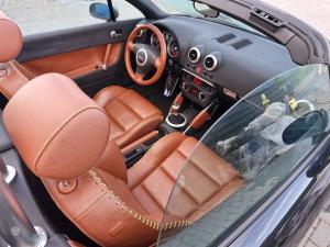 Melns Audi TT 2001 Viļņa, ar dzinēja tilpumu 1.78 L un nobraukumu 235 tūkst. km par 4750 €, foto 16 vietnē AUTOMOTO.COM.LV