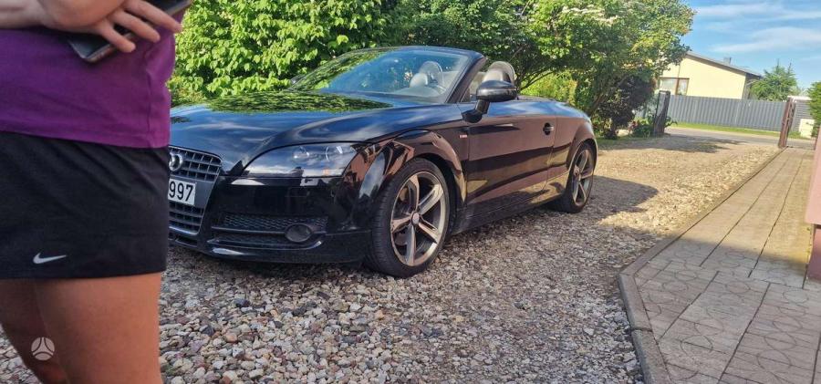 Black Audi TT 2007 in Vilnius, with an engine capacity of 1.98 L and mileage of 235 thousand km for 5900 €, photo 3 on AUTOMOTO.COM.LV