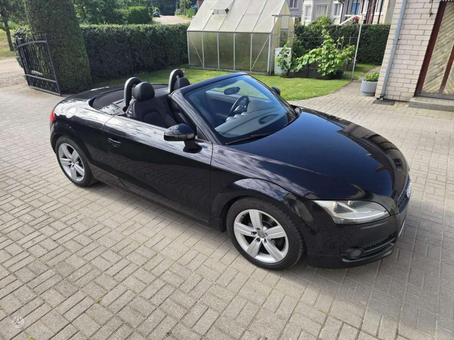 Black Audi TT 2009 in Ukmerge, with an engine capacity of 1.80 L and mileage of 225 thousand km for 5300 €, photo 3 on AUTOMOTO.COM.LV
