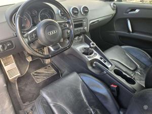 Black Audi TT 2009 in Ukmerge, with an engine capacity of 1.80 L and mileage of 225 thousand km for 5300 €, photo 7 on AUTOMOTO.COM.LV