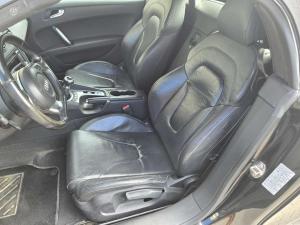 Black Audi TT 2009 in Ukmerge, with an engine capacity of 1.80 L and mileage of 225 thousand km for 5300 €, photo 8 on AUTOMOTO.COM.LV
