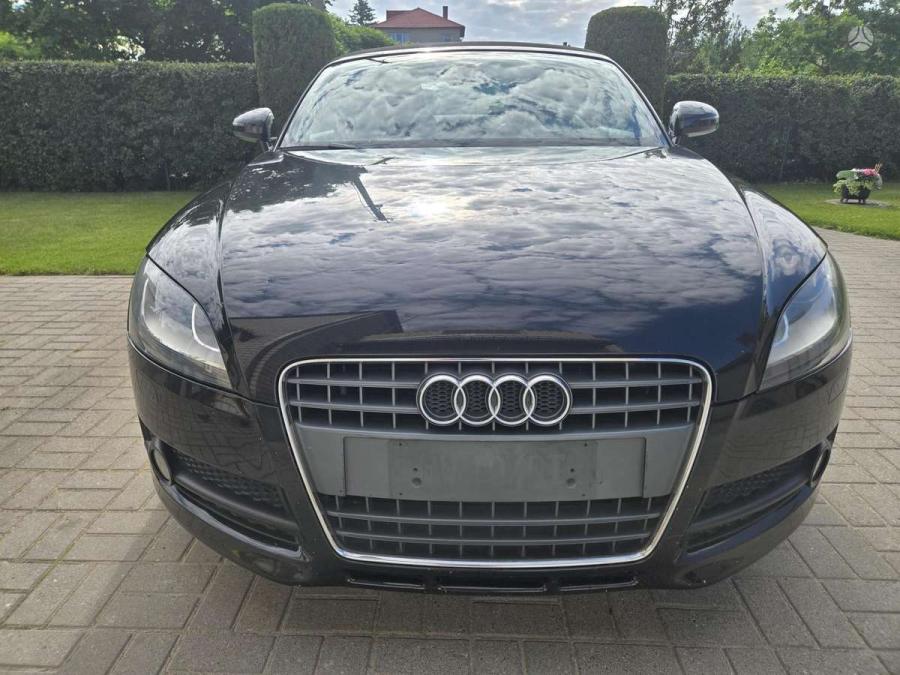 Black Audi TT 2009 in Ukmerge, with an engine capacity of 1.80 L and mileage of 225 thousand km for 5300 €, photo 10 on AUTOMOTO.COM.LV