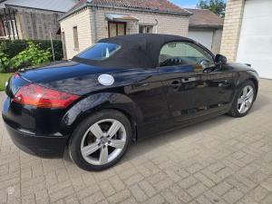Black Audi TT 2009 in Ukmerge, with an engine capacity of 1.80 L and mileage of 225 thousand km for 5300 €, photo 12 on AUTOMOTO.COM.LV