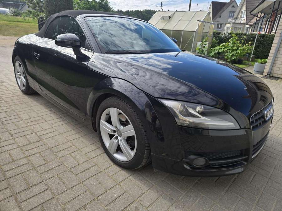 Black Audi TT 2009 in Ukmerge, with an engine capacity of 1.80 L and mileage of 225 thousand km for 5300 €, photo 15 on AUTOMOTO.COM.LV