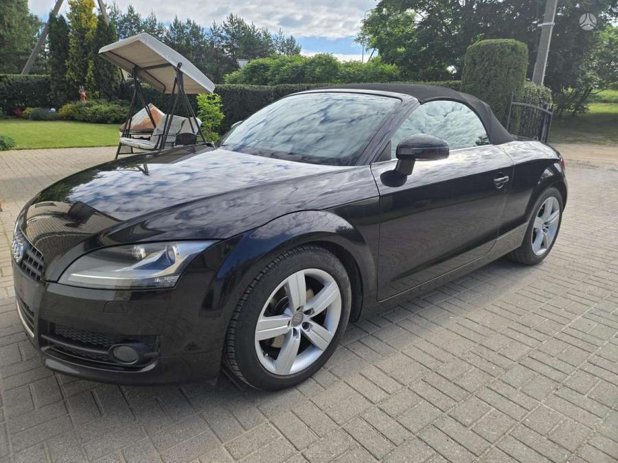 Black Audi TT 2009 in Ukmerge, with an engine capacity of 1.80 L and mileage of 225 thousand km for 5300 €, photo 16 on AUTOMOTO.COM.LV